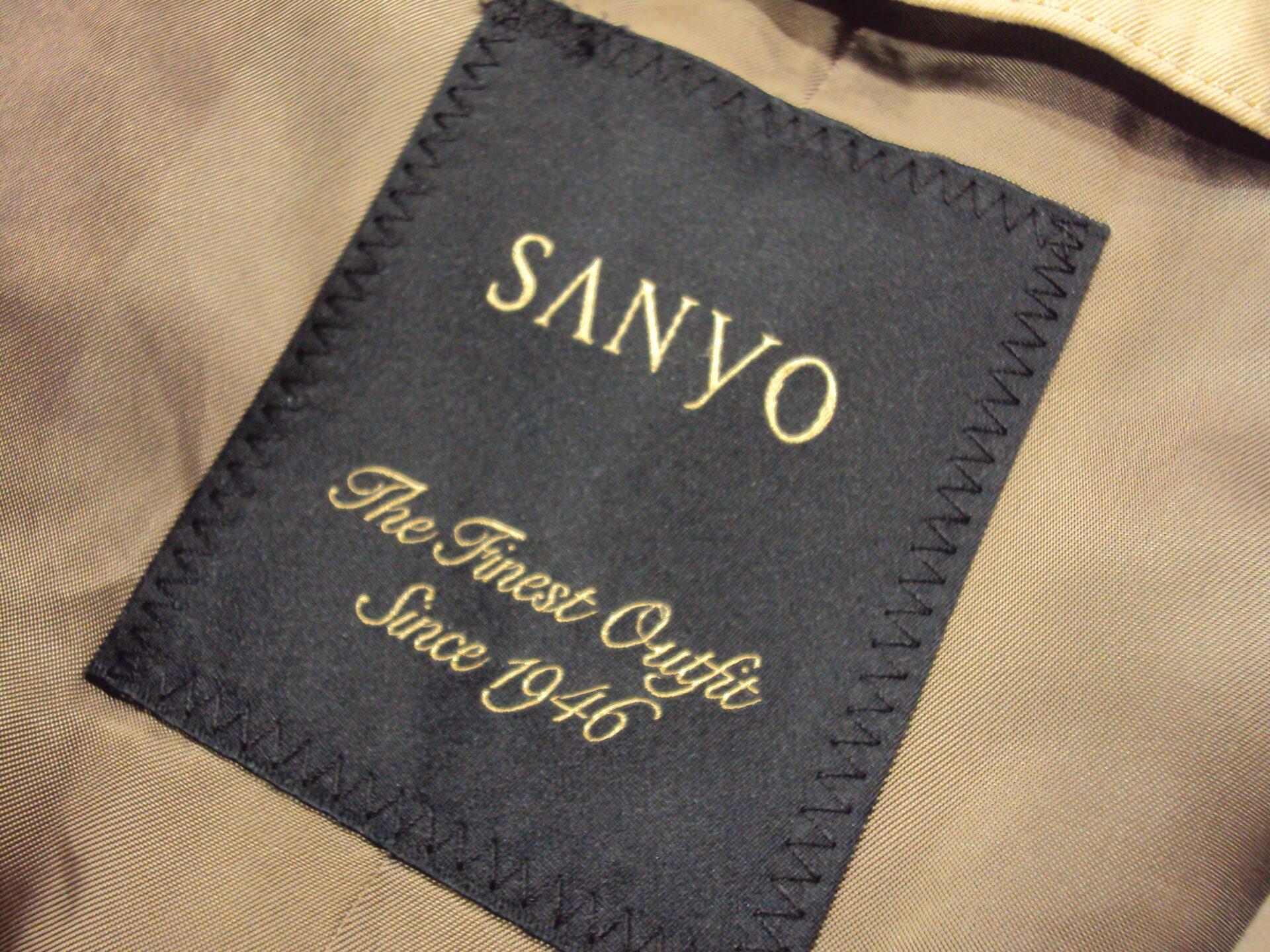 サンヨートレンチコート これが完璧！襟交換 襟破れ 袖口破れ 袖修理 袖直し SANYO COAT バーバリー - 仙台の ドレス オーダースーツ 洋服リメイク リフォームはルアーヴルへお任せ ...